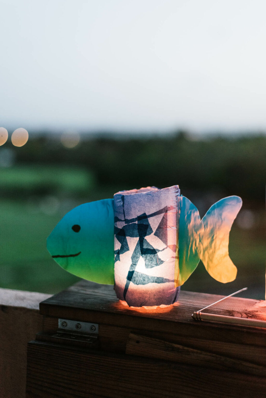 Upcycling DIY Laterne aus Plastikflasche basteln - Uponmylife